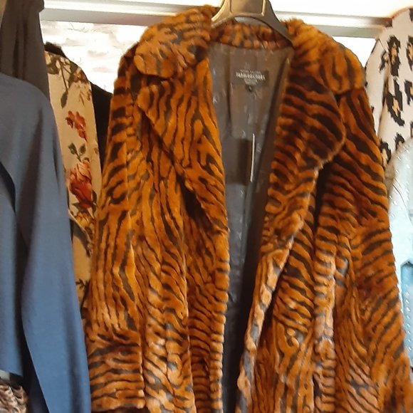 Fabulous Furs | Jackets & Coats | Donna Saylers Fabulous Furs Tiger ...